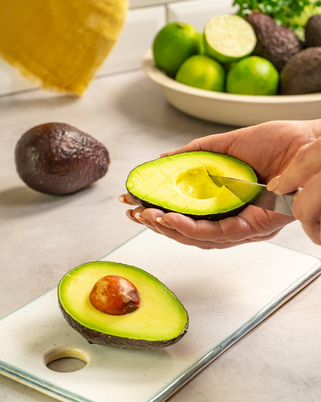 Gebackene Avocado mit Ei & Garnelen - schnell und einfach gemacht ...