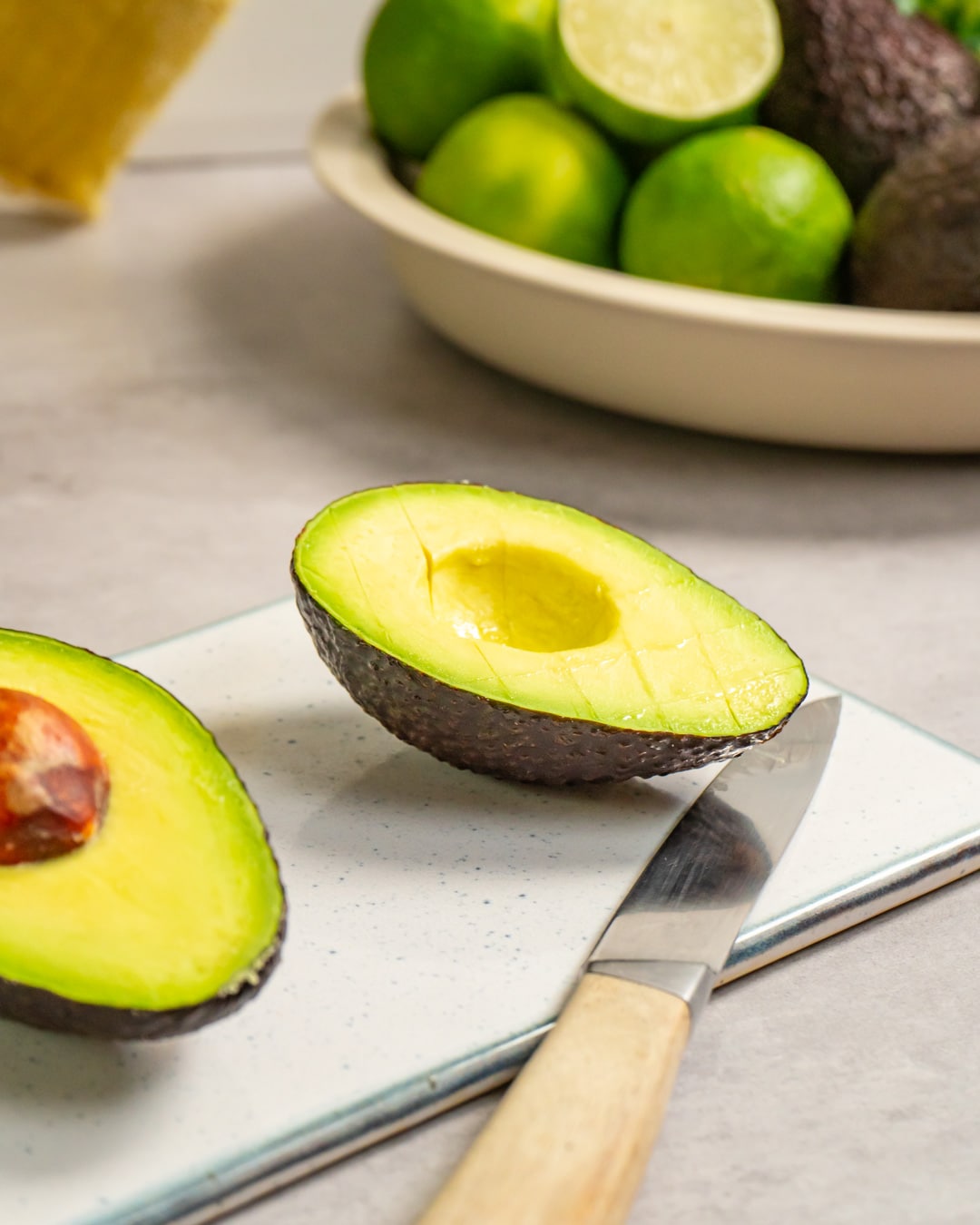Gebackene Avocado mit Ei & Garnelen - schnell und einfach gemacht ...